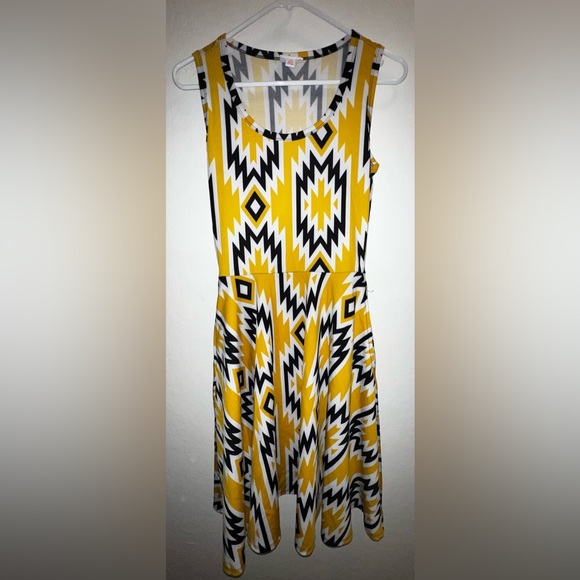LuLaRoe | Dresses | Yellow And Black Lula Roe Nicki Dress With Pockets ...